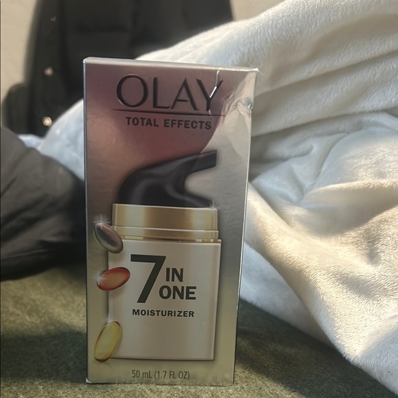 OLAY | Skincare | Olay Black And Gold Moisturizer With 7 In One ...